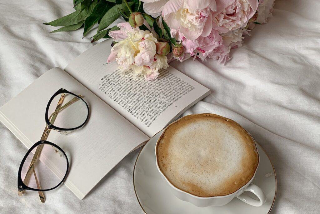 90 Friday Journal Prompts to Get That Friday Feeling - Ambitiously Alexa